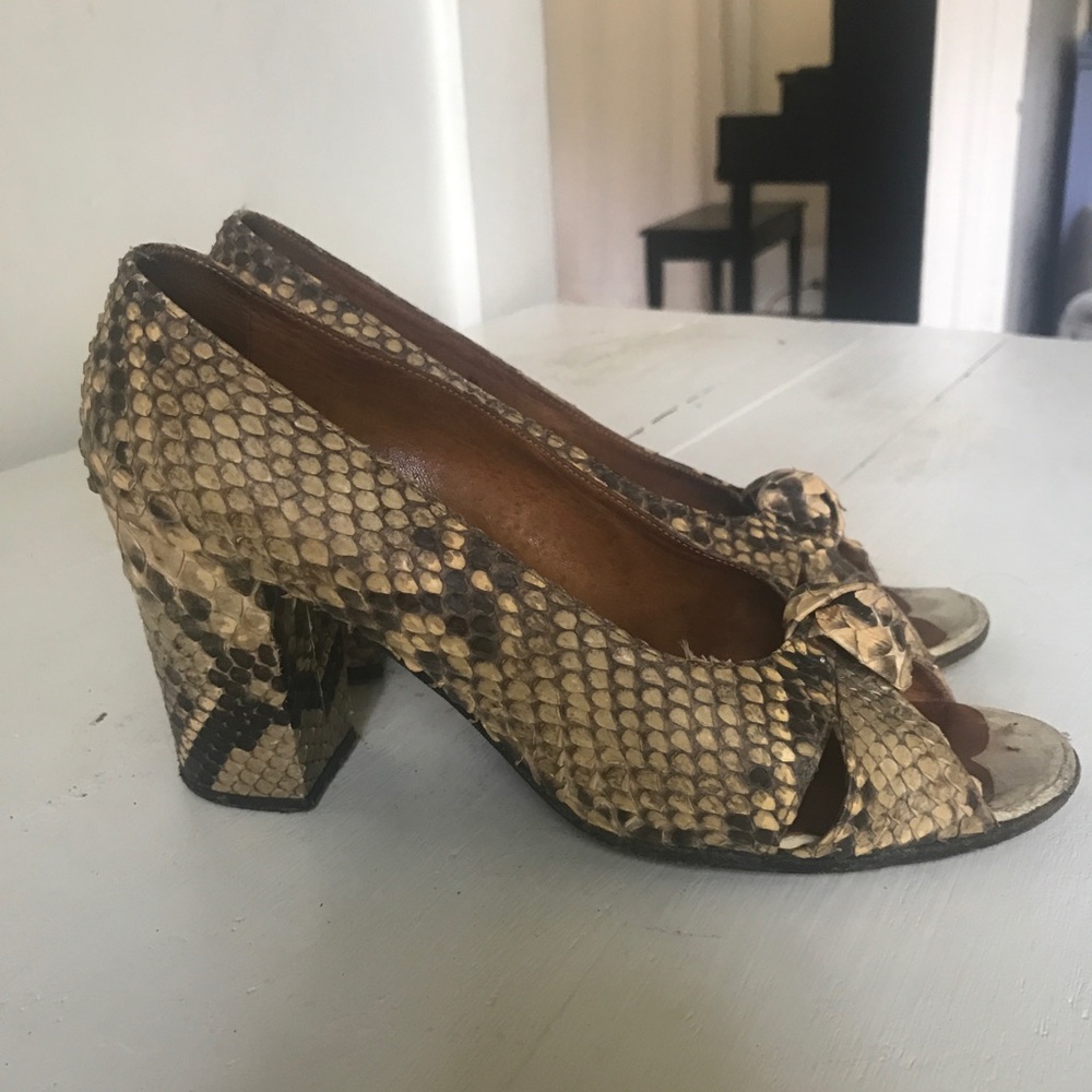 Vintage Snakeskin Pumps - Gem